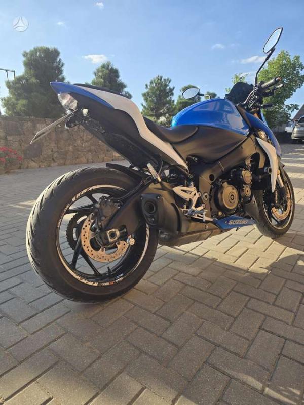 Blue Suzuki GSX-S 2015 in Skuodas, with an engine capacity of 1.00 L and mileage of 32 thousand km for 6000 €, photo 6 on AUTOMOTO.COM.LV