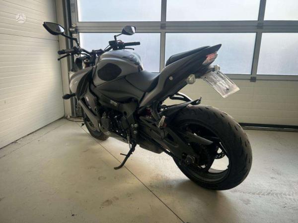 Grey Suzuki GSX-S 2018 in Radviliskis, with an engine capacity of 1.00 L and mileage of 7 thousand km for 3250 €, photo 4 on AUTOMOTO.COM.LV