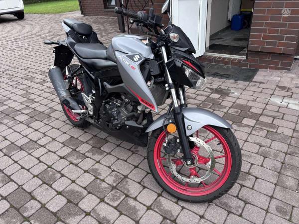 Pelēks Suzuki GSX-S 2020 Gargždai, ar dzinēja tilpumu 0.13 L un nobraukumu 18 tūkst. km par 2599 €, foto 1 vietnē AUTOMOTO.COM.LV