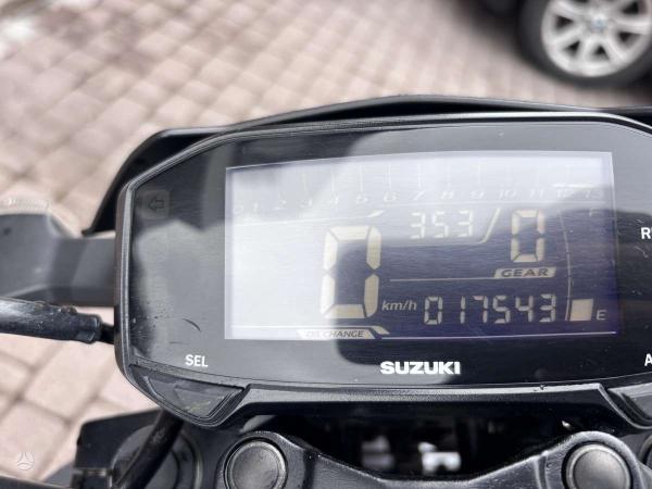 Pelēks Suzuki GSX-S 2020 Gargždai, ar dzinēja tilpumu 0.13 L un nobraukumu 18 tūkst. km par 2599 €, foto 7 vietnē AUTOMOTO.COM.LV