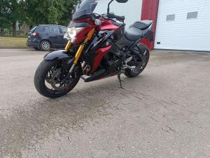Сузуки GSX-S 2015 в Ионава, объемом двигателя 1.00 л и пробегом 21 тыс. км за 6800 €, фото  на AUTOMOTO.COM.LV
