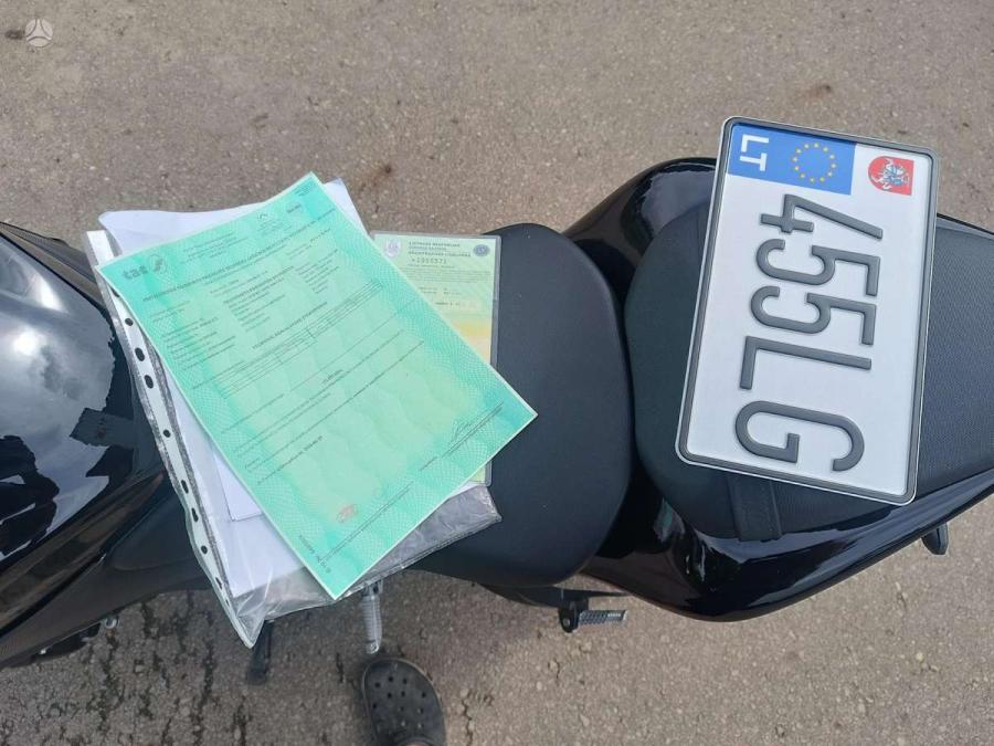 Сузуки GSX-S 2015 в Ионава, объемом двигателя 1.00 л и пробегом 21 тыс. км за 6800 €, фото 3 на AUTOMOTO.COM.LV