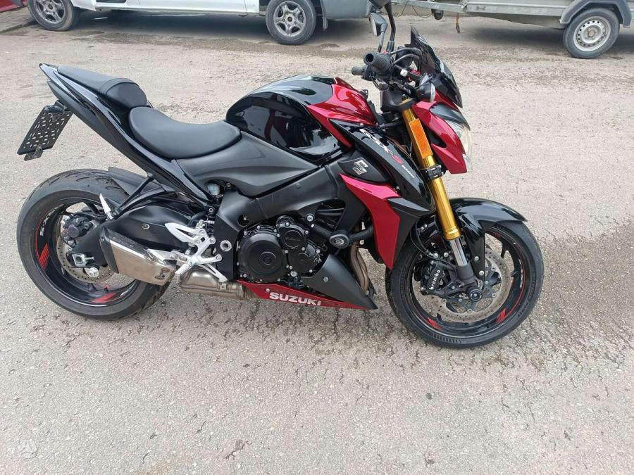 Сузуки GSX-S 2015 в Ионава, объемом двигателя 1.00 л и пробегом 21 тыс. км за 6800 €, фото 7 на AUTOMOTO.COM.LV