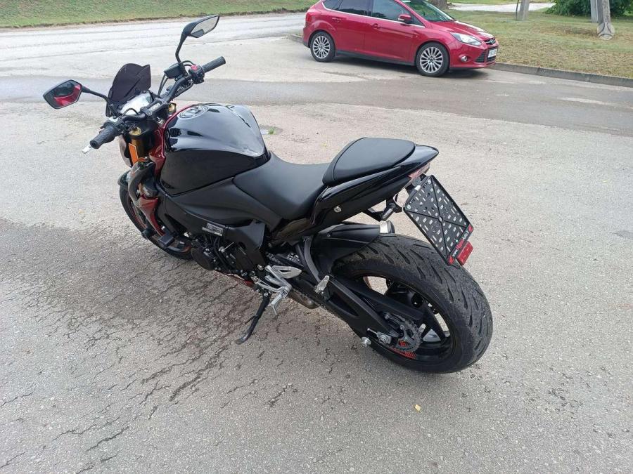 Сузуки GSX-S 2015 в Ионава, объемом двигателя 1.00 л и пробегом 21 тыс. км за 6800 €, фото 8 на AUTOMOTO.COM.LV