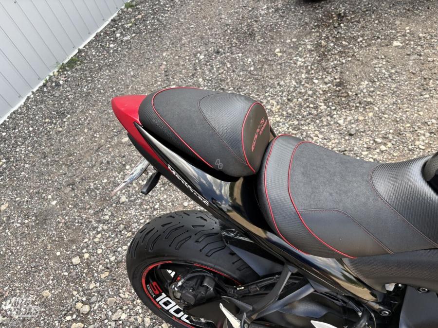 Suzuki GSX-S 2015 in Kelme, with an engine capacity of 1.00 L and mileage of 0 thousand km for 2730 €, photo 16 on AUTOMOTO.COM.LV