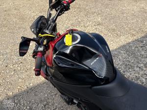 Suzuki GSX-S 2015 in Kelme, with an engine capacity of 1.00 L and mileage of 0 thousand km for 2730 €, photo 18 on AUTOMOTO.COM.LV