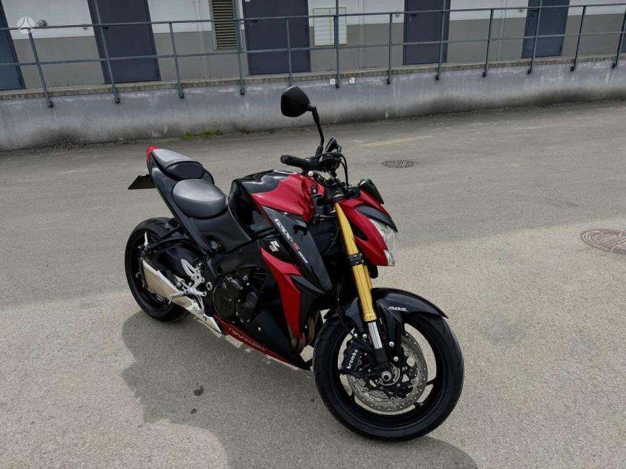 Сузуки GSX-S 2016 в Шяуляй, объемом двигателя 1.00 л и пробегом 32 тыс. км за 6800 €, фото 3 на AUTOMOTO.COM.LV