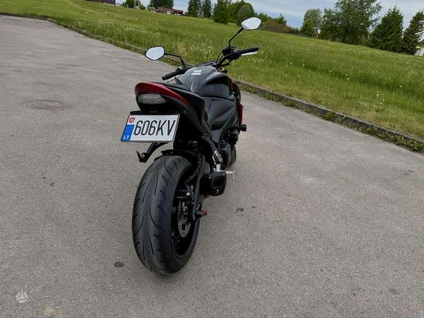 Сузуки GSX-S 2016 в Шяуляй, объемом двигателя 1.00 л и пробегом 32 тыс. км за 6800 €, фото 5 на AUTOMOTO.COM.LV