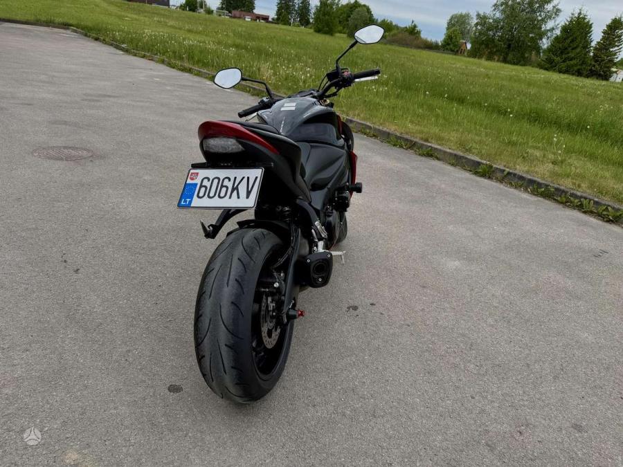 Сузуки GSX-S 2016 в Шяуляй, объемом двигателя 1.00 л и пробегом 32 тыс. км за 6800 €, фото 6 на AUTOMOTO.COM.LV
