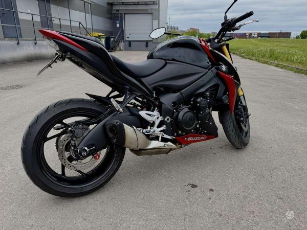 Сузуки GSX-S 2016 в Шяуляй, объемом двигателя 1.00 л и пробегом 32 тыс. км за 6800 €, фото 6 на AUTOMOTO.COM.LV