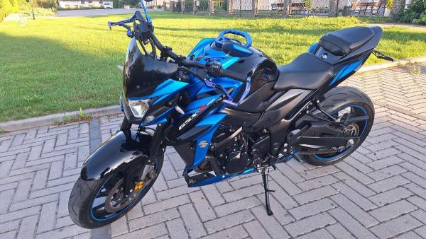 Suzuki GSX-S 2019 in Kaunas, with an engine capacity of 0.75 L and mileage of 7 thousand km for 5600 €, photo 3 on AUTOMOTO.COM.LV