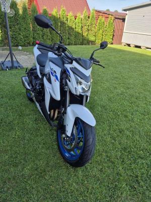 Suzuki GSX-S 2020 in Kursenai, with an engine capacity of 1.00 L and mileage of 7 thousand km for 6666 €, photo 4 on AUTOMOTO.COM.LV