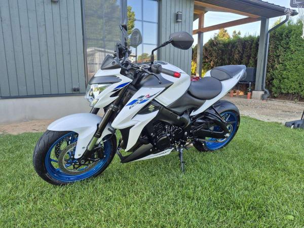 Suzuki GSX-S 2020 in Kursenai, with an engine capacity of 1.00 L and mileage of 7 thousand km for 6666 €, photo 4 on AUTOMOTO.COM.LV