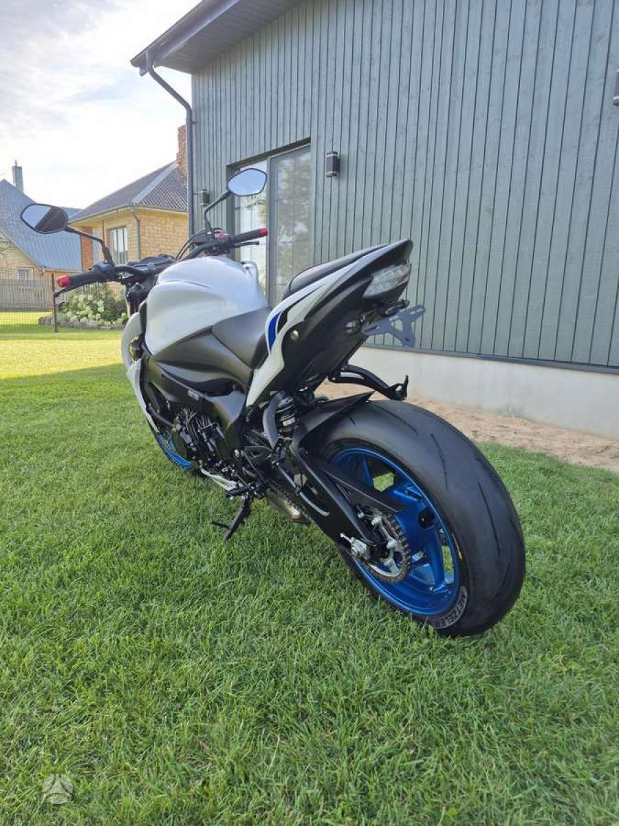Suzuki GSX-S 2020 in Kursenai, with an engine capacity of 1.00 L and mileage of 7 thousand km for 6666 €, photo 6 on AUTOMOTO.COM.LV