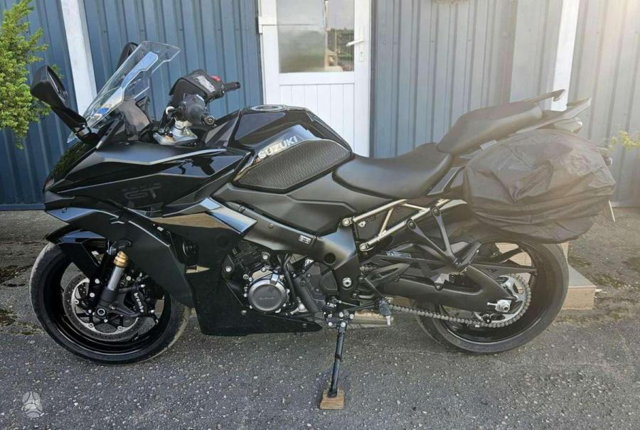 Suzuki GSX-S 2022 in Jurbarkas, with an engine capacity of 1.00 L and mileage of 3 thousand km for 11400 €, photo 1 on AUTOMOTO.COM.LV