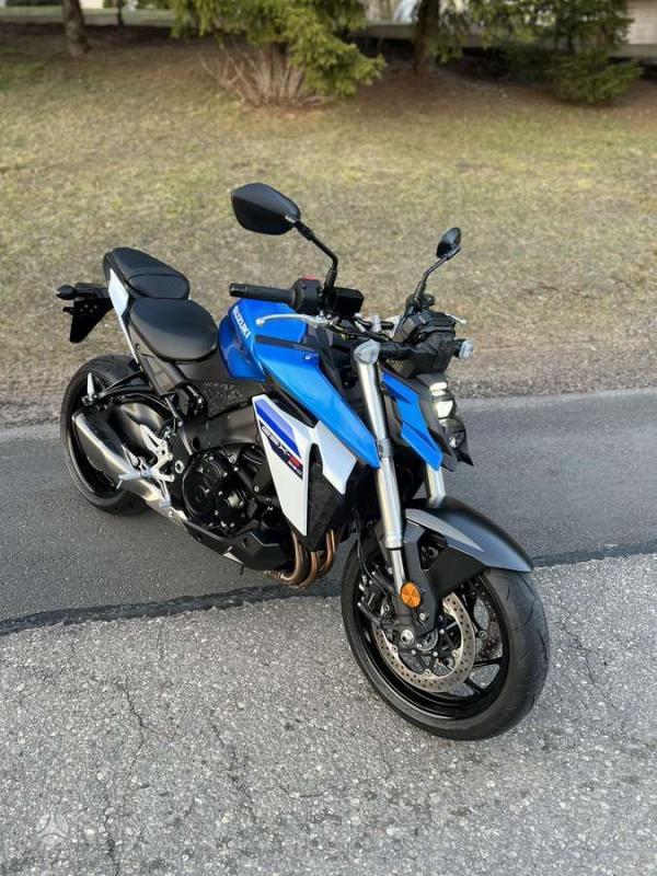 Suzuki GSX-S 2025 Prienai, ar dzinēja tilpumu 1.00 L un nobraukumu 2 tūkst. km par 6550 €, foto 1 vietnē AUTOMOTO.COM.LV