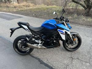 Suzuki GSX-S 2025 Prienai, ar dzinēja tilpumu 1.00 L un nobraukumu 2 tūkst. km par 6550 €, foto 5 vietnē AUTOMOTO.COM.LV