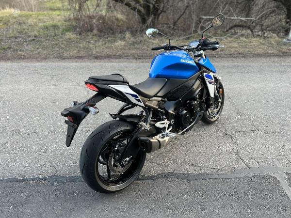 Suzuki GSX-S 2025 Prienai, ar dzinēja tilpumu 1.00 L un nobraukumu 2 tūkst. km par 6550 €, foto 5 vietnē AUTOMOTO.COM.LV