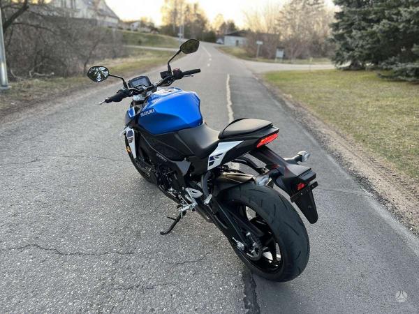 Suzuki GSX-S 2025 Prienai, ar dzinēja tilpumu 1.00 L un nobraukumu 2 tūkst. km par 6550 €, foto 7 vietnē AUTOMOTO.COM.LV