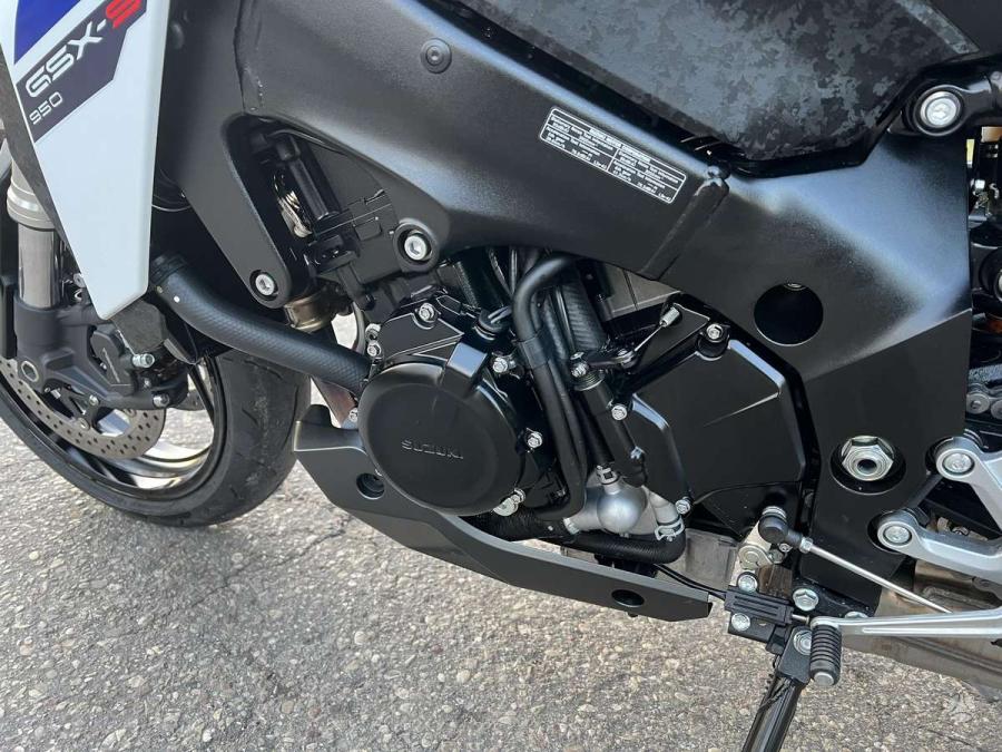 Suzuki GSX-S 2025 Prienai, ar dzinēja tilpumu 1.00 L un nobraukumu 2 tūkst. km par 6550 €, foto 15 vietnē AUTOMOTO.COM.LV