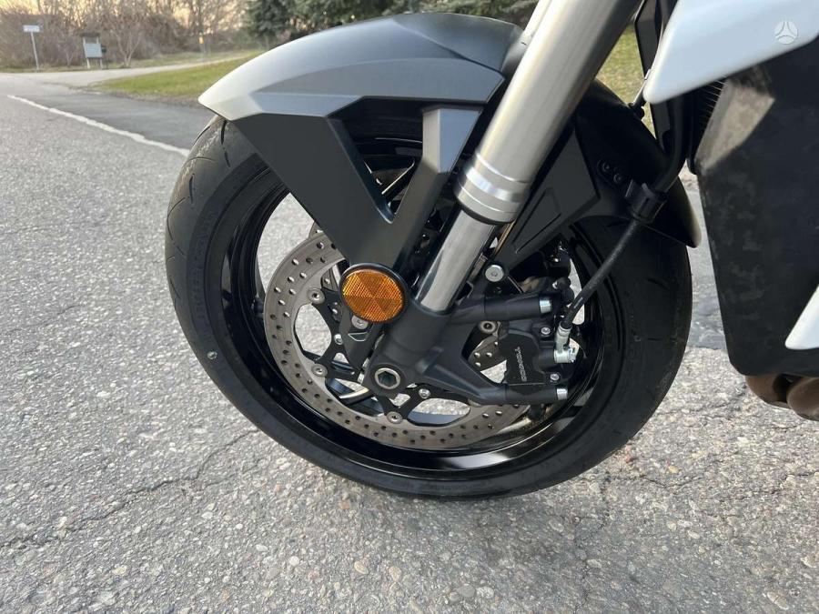 Suzuki GSX-S 2025 Prienai, ar dzinēja tilpumu 1.00 L un nobraukumu 2 tūkst. km par 6550 €, foto 20 vietnē AUTOMOTO.COM.LV