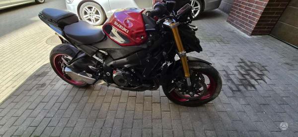 Red Suzuki GSX-S 2026 in Vilnius, with an engine capacity of 1.00 L and mileage of 1 thousand km for 3999 €, photo 2 on AUTOMOTO.COM.LV