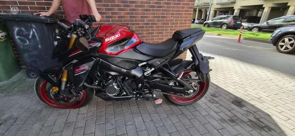Red Suzuki GSX-S 2026 in Vilnius, with an engine capacity of 1.00 L and mileage of 1 thousand km for 3999 €, photo 4 on AUTOMOTO.COM.LV