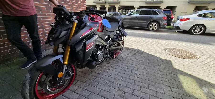 Red Suzuki GSX-S 2026 in Vilnius, with an engine capacity of 1.00 L and mileage of 1 thousand km for 3999 €, photo 6 on AUTOMOTO.COM.LV