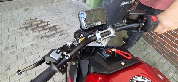 Red Suzuki GSX-S 2026 in Vilnius, with an engine capacity of 1.00 L and mileage of 1 thousand km for 3999 €, photo 6 on AUTOMOTO.COM.LV