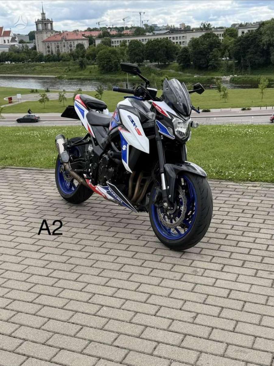 Balts Suzuki GSX-S 2020 Viļņa, ar dzinēja tilpumu 0.75 L un nobraukumu 16 tūkst. km par 6800 €, foto 1 vietnē AUTOMOTO.COM.LV