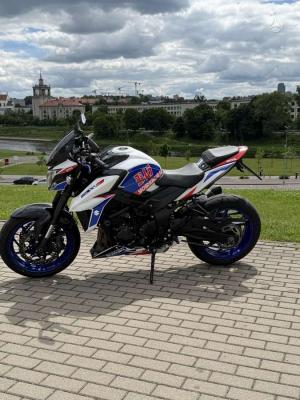 Balts Suzuki GSX-S 2020 Viļņa, ar dzinēja tilpumu 0.75 L un nobraukumu 16 tūkst. km par 6800 €, foto 6 vietnē AUTOMOTO.COM.LV