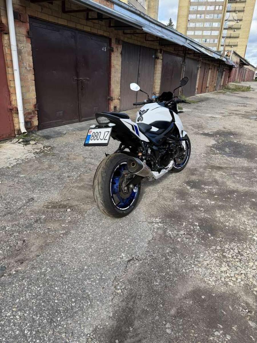 White Suzuki GSX-S 2020 in Alytus, with an engine capacity of 0.75 L and mileage of 17 thousand km for 5800 €, photo 8 on AUTOMOTO.COM.LV