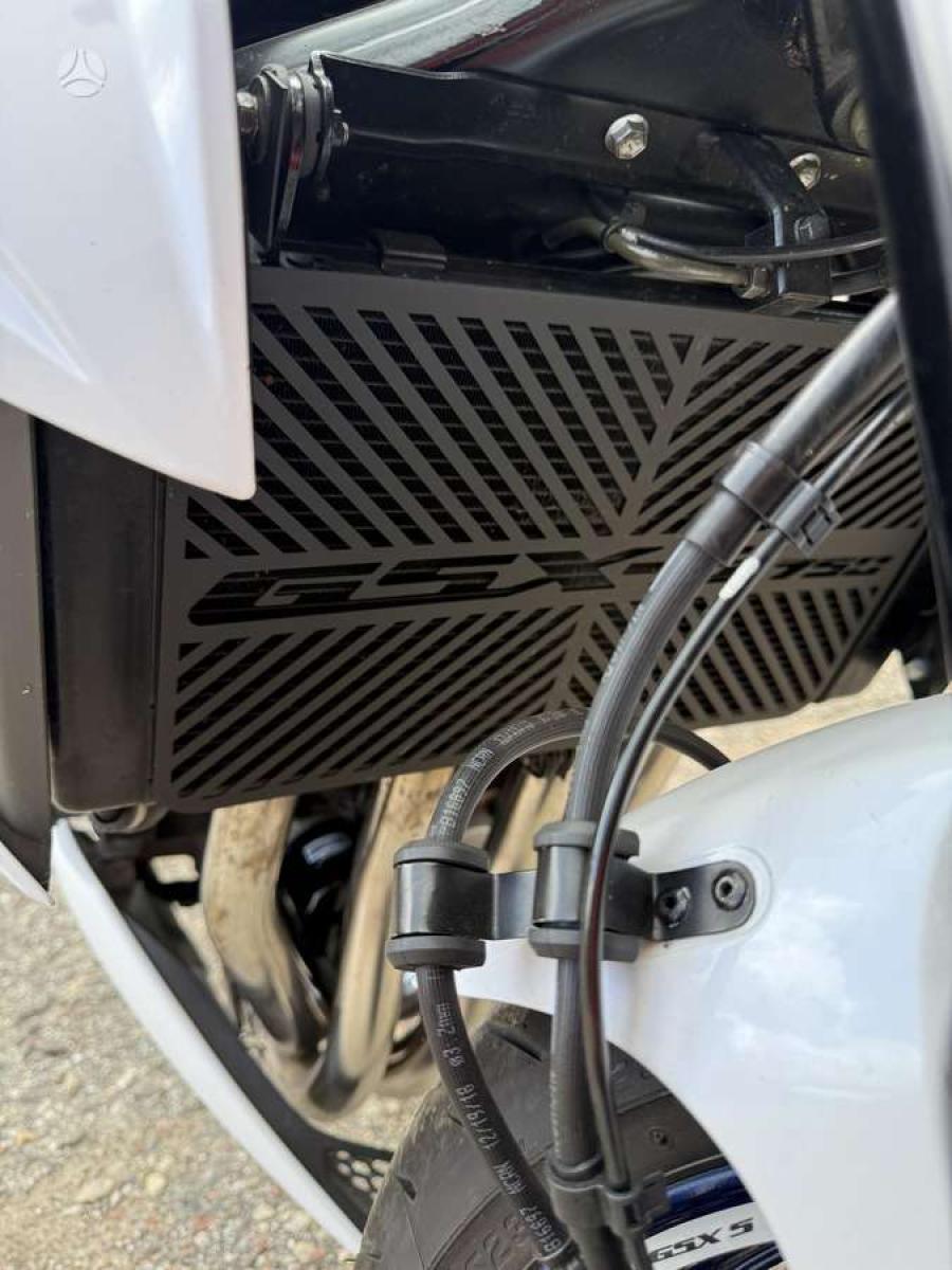 White Suzuki GSX-S 2020 in Alytus, with an engine capacity of 0.75 L and mileage of 17 thousand km for 5800 €, photo 14 on AUTOMOTO.COM.LV