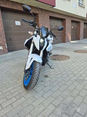 Balts Suzuki GSX-S 2024 Viļņa, ar dzinēja tilpumu 0.78 L un nobraukumu 12 tūkst. km par 5700 €, foto 4 vietnē AUTOMOTO.COM.LV