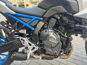 Balts Suzuki GSX-S 2024 Viļņa, ar dzinēja tilpumu 0.78 L un nobraukumu 12 tūkst. km par 5700 €, foto 9 vietnē AUTOMOTO.COM.LV