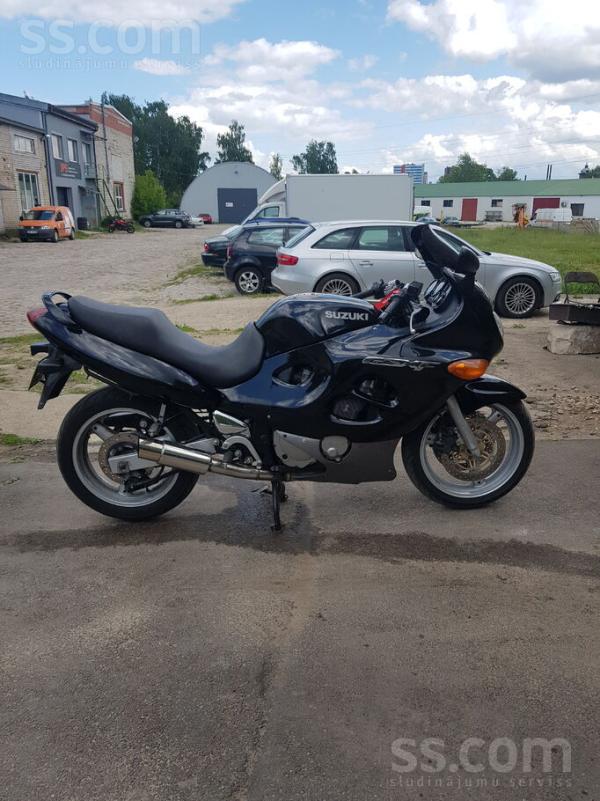 Сузуки GSXF 2000 в Рига, объемом двигателя 0.60 л и пробегом 0 тыс. км за 1650 €, фото 3 на AUTOMOTO.COM.LV