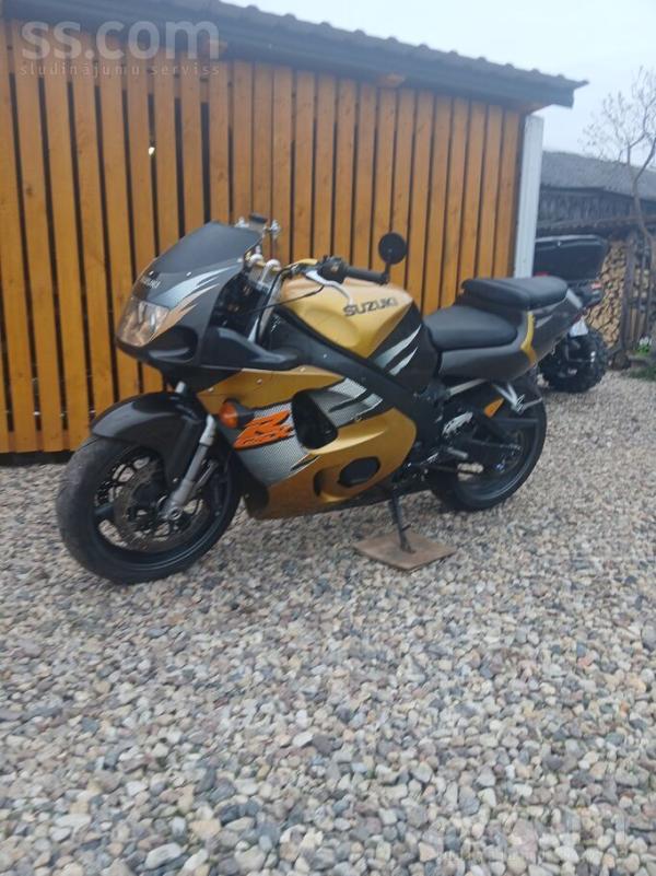 Сузуки Gsxr 1996 в Краслава, объемом двигателя 0.75 л и пробегом 0 тыс. км за 1250 €, фото 1 на AUTOMOTO.COM.LV