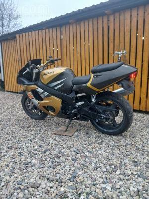 Suzuki Gsxr 1996 in Kraslava, with an engine capacity of 0.75 L and mileage of 0 thousand km for 1250 €, photo 3 on AUTOMOTO.COM.LV