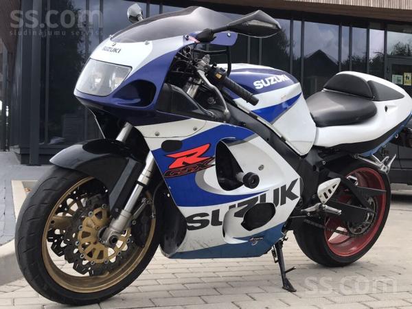 Suzuki Gsxr 2000 in Tukums, with an engine capacity of 0.75 L and mileage of 0 thousand km for 1750 €, photo 1 on AUTOMOTO.COM.LV