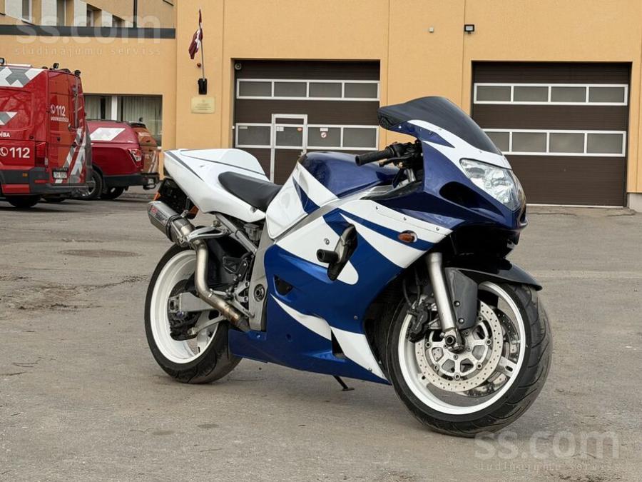 Suzuki Gsxr 2001 in Riga, with an engine capacity of 0.60 L and mileage of 0 thousand km for 2500 €, photo 1 on AUTOMOTO.COM.LV