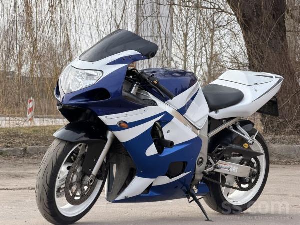 Suzuki Gsxr 2001 in Riga, with an engine capacity of 0.60 L and mileage of 0 thousand km for 2500 €, photo 4 on AUTOMOTO.COM.LV