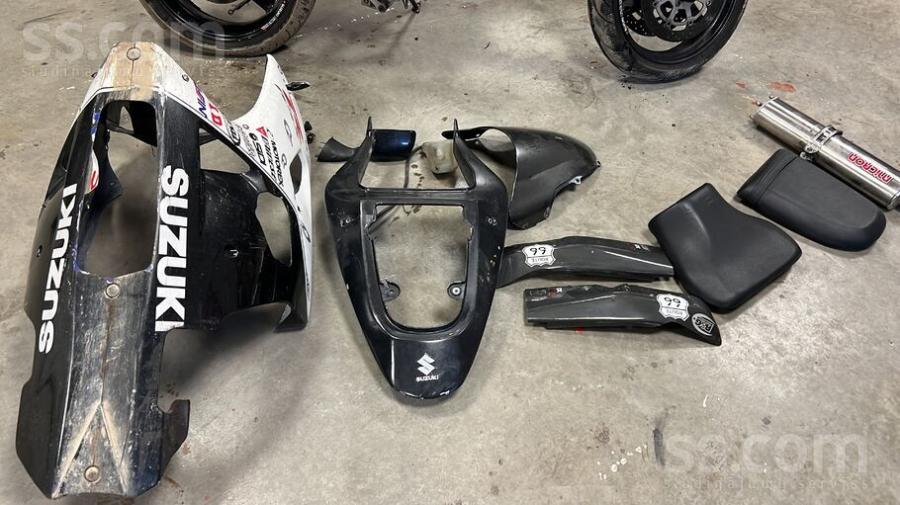 Suzuki Gsxr 2001 Rīga, ar dzinēja tilpumu 0.60 L un nobraukumu 0 tūkst. km par 500 €, foto 3 vietnē AUTOMOTO.COM.LV
