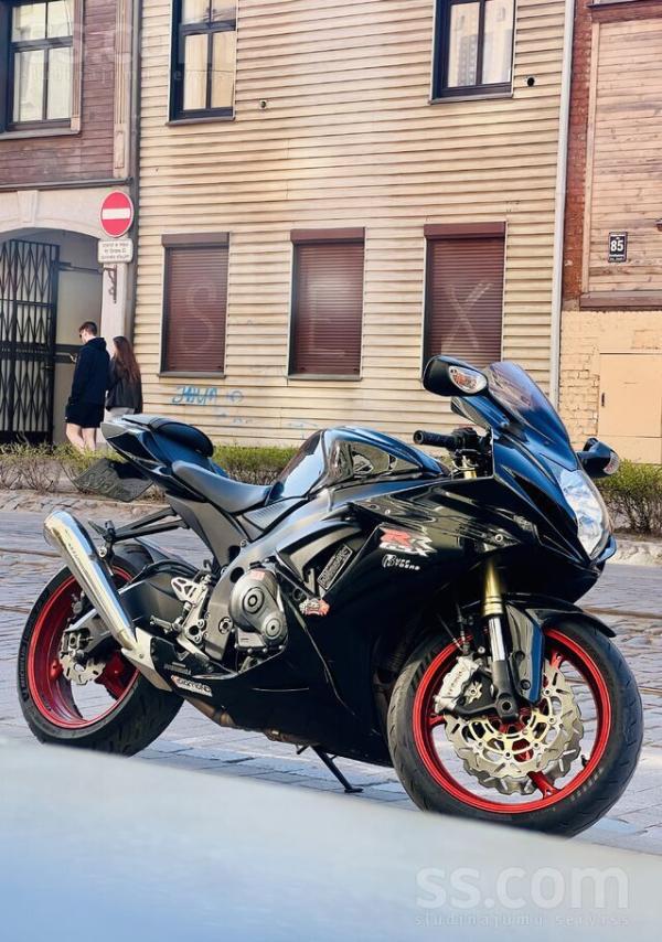 Сузуки Gsxr 2011 в Рига, объемом двигателя 0.75 л и пробегом 0 тыс. км за 5400 €, фото 2 на AUTOMOTO.COM.LV