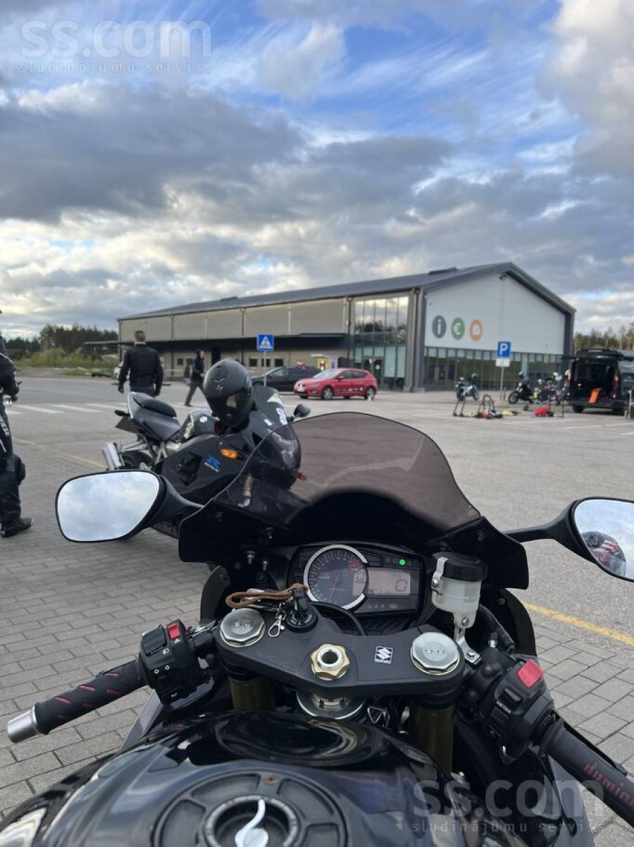 Suzuki Gsxr 2011 in Riga, with an engine capacity of 0.75 L and mileage of 0 thousand km for 5400 €, photo 5 on AUTOMOTO.COM.LV