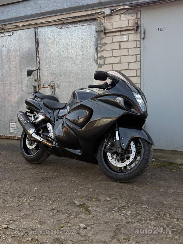 Black Suzuki Hayabusa 2008 in Riga, with an engine capacity of 1.34 L and mileage of 21 thousand km for 6900 €, photo 1 on AUTOMOTO.COM.LV