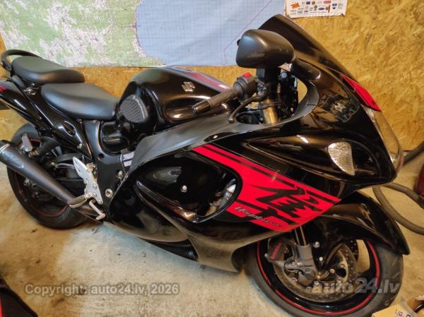 Black Suzuki Hayabusa 2018 in Narva, with an engine capacity of 1.30 L and mileage of 11 thousand km for 10000 €, photo 2 on AUTOMOTO.COM.LV