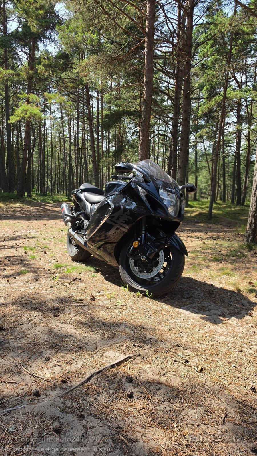 Melns Suzuki Hayabusa 2024 Tallina, ar dzinēja tilpumu 1.30 L un nobraukumu 26 tūkst. km par 14000 €, foto 3 vietnē AUTOMOTO.COM.LV