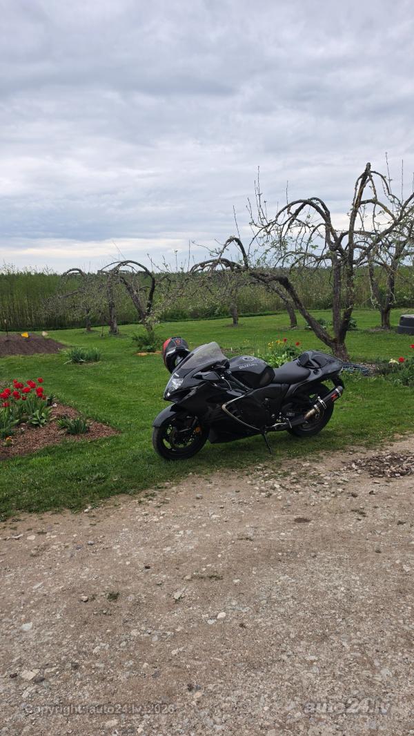 Black Suzuki Hayabusa 2024 in Tallinn, with an engine capacity of 1.30 L and mileage of 26 thousand km for 14000 €, photo 4 on AUTOMOTO.COM.LV