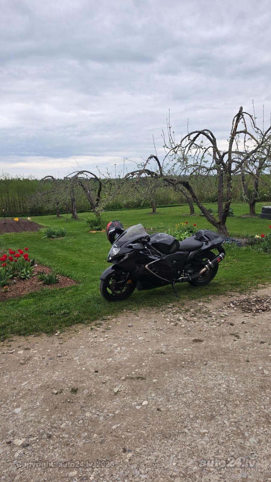 Melns Suzuki Hayabusa 2024 Tallina, ar dzinēja tilpumu 1.30 L un nobraukumu 26 tūkst. km par 14000 €, foto 4 vietnē AUTOMOTO.COM.LV
