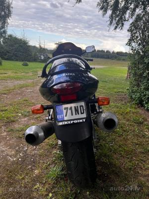 Zils Suzuki Hayabusa 2004 Tallina, ar dzinēja tilpumu 1.30 L un nobraukumu 53 tūkst. km par 4500 €, foto 5 vietnē AUTOMOTO.COM.LV
